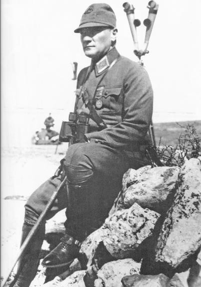 Geleceği inşa edecek gençlik ve genç Atatürk