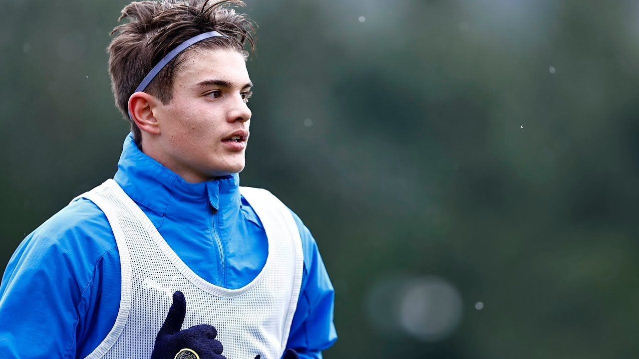 Fenerbahçe'nin yeni Arda Güler'i wonderkid Isak Vural ilk antrenmanına ...