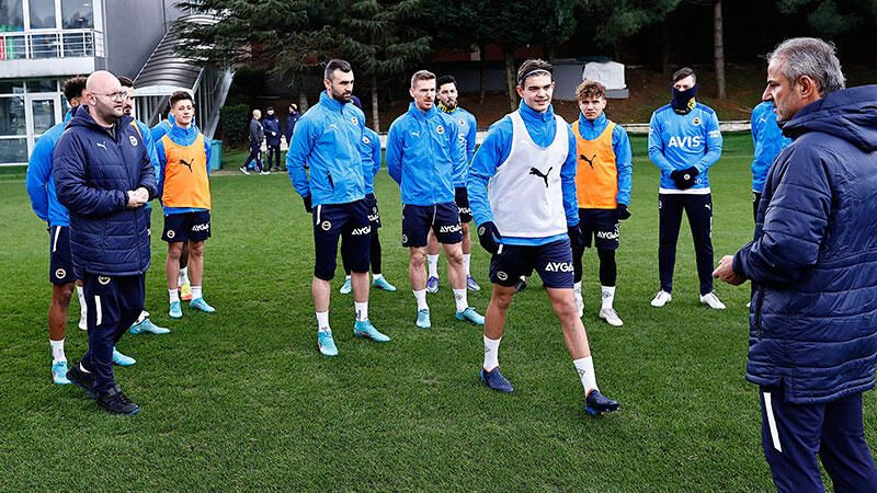 Fenerbahçe'nin yeni Arda Güler'i wonderkid Isak Vural ilk antrenmanına ...