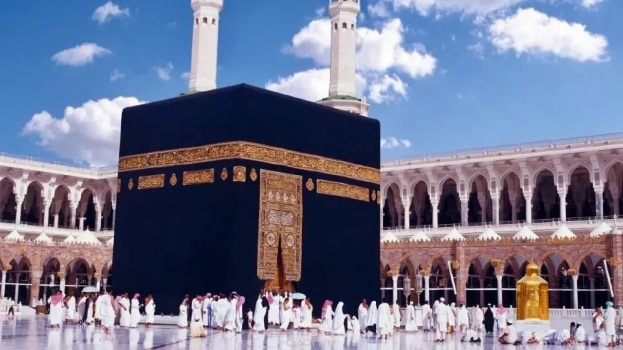 kabe ile ilgili tartışılan karar, kabe nerede, kabe resmi, kabe imamı, hacı adayları