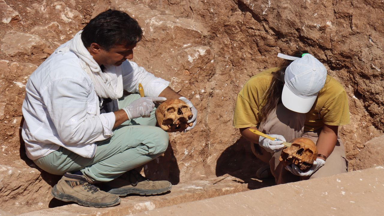 Perre Antik Kenti'nde bulunan 1800 yıllık insan iskeletleri merak ...