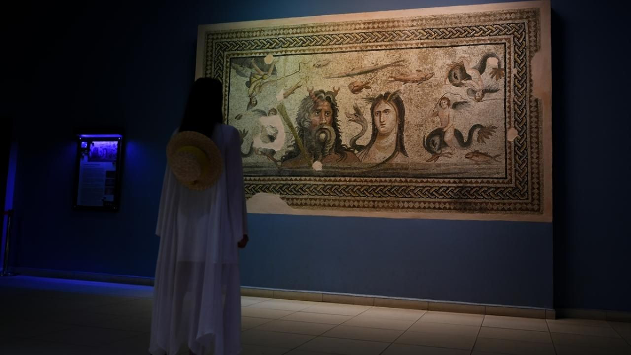 Çingene Kızı'ndan Mars Heykeline... İşte dünyanın ikinci büyük mozaik ...