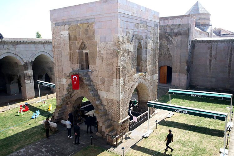 Tarihi Sultanhanı Kervansarayı konuklarını ağırlıyor, anadolu selçuklu ...