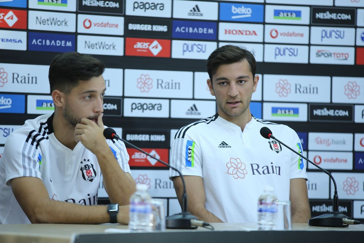 Beşiktaş genç transferlerini tanıttı