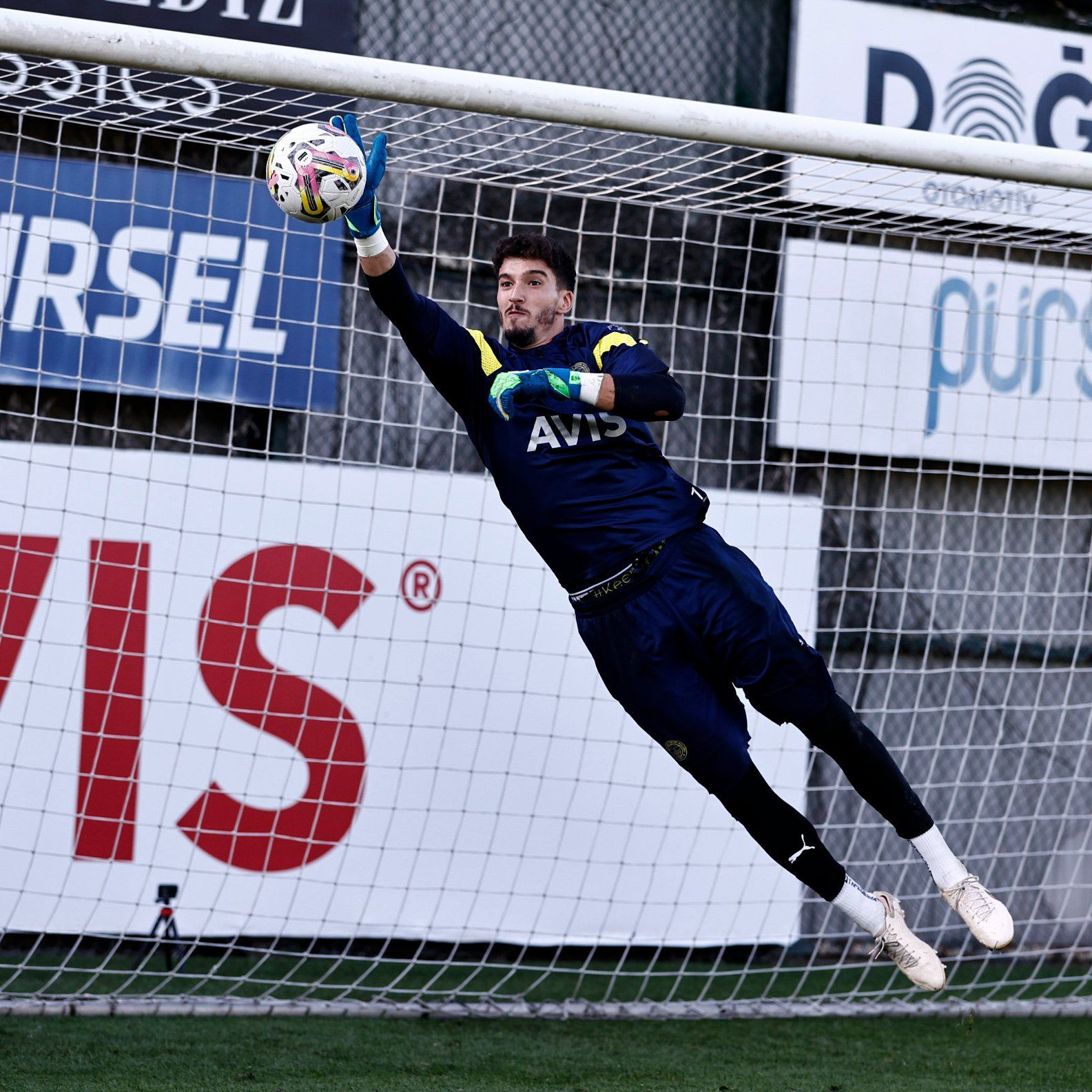 Derbi öncesi iki kaleci de eleştirilerin hedefinde