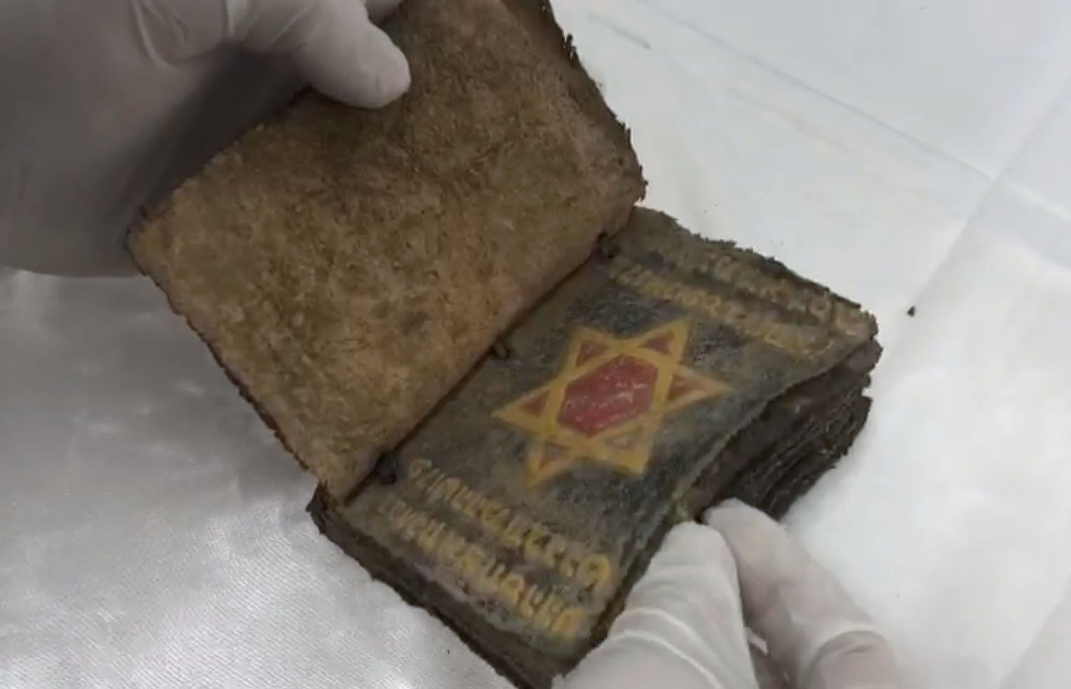 Giresun’da bulundu! 700 yıllık Tevrat'ın sırrı çözüldü.., 700 yıllık ...