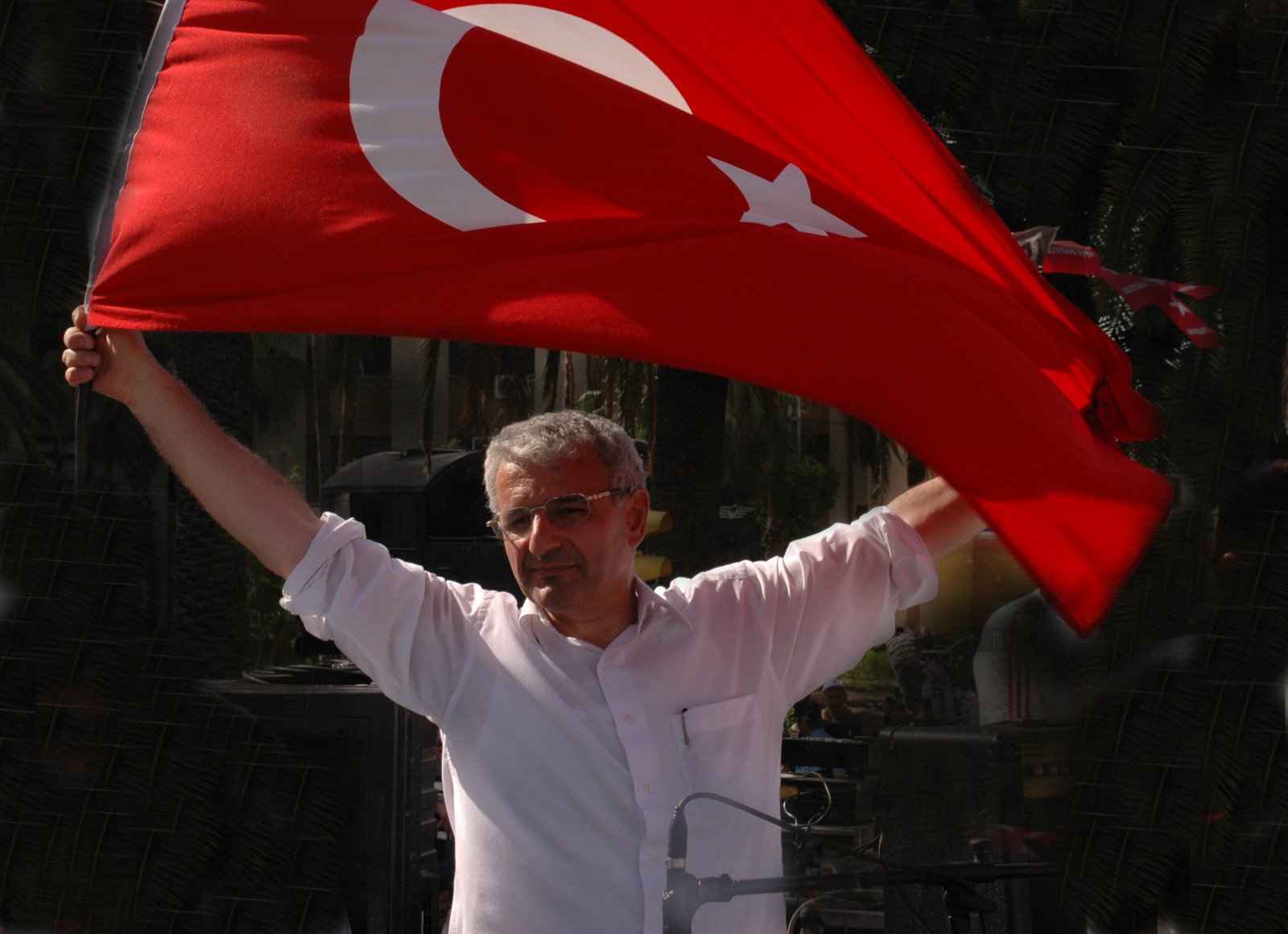 ‘Türkçe Edebiyat’ tartışması: Kütüphaneler Müdürlüğü uyumamalı