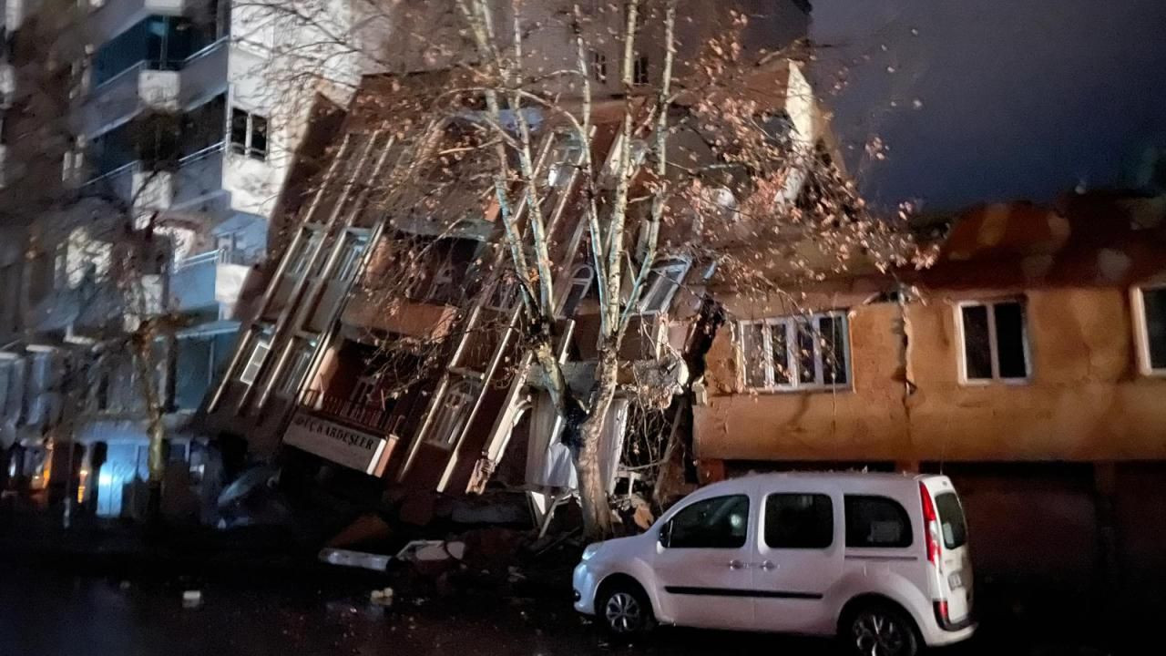 Kahramanmaraş'ta 7,4 büyüklüğünde deprem
