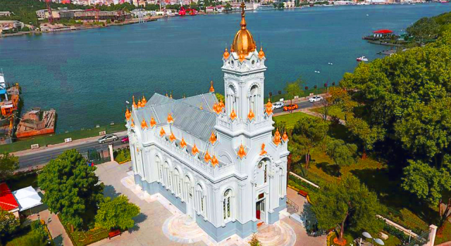 demir kilise, dünyanın tek demir kilisesi, bulgar kilisesi, istanbul'da ...
