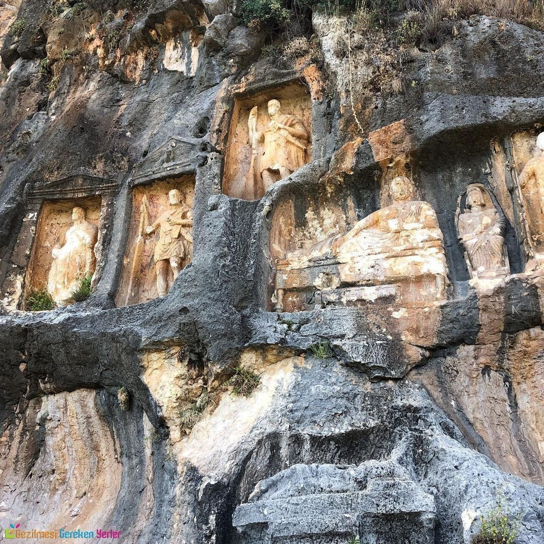 Türkiye'de olduğuna inanamayacağınız bir yer: Adam Kayalar, adam ...
