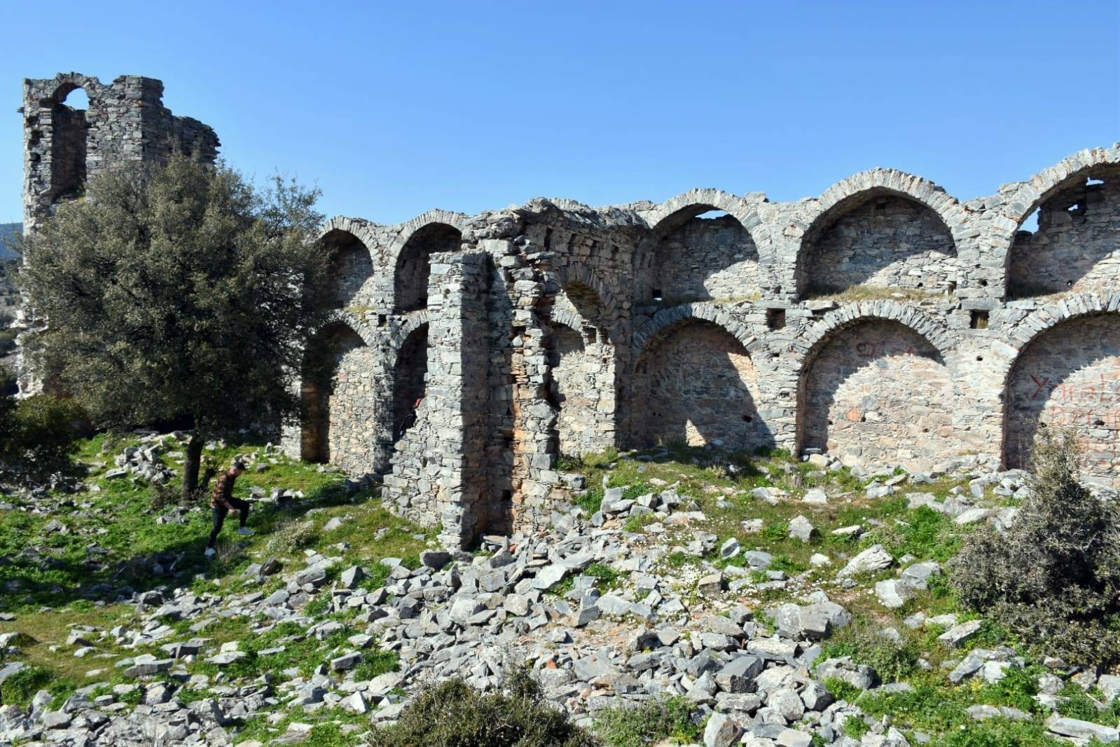 İzmir'de gizli kalmış tarihi güzellik Keçi Kalesi ve o eşsiz manzarası...