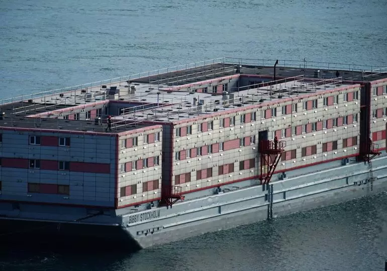 Kaçaklar için dev gemi hapishanesi yaptılar! İngilizlerin yüzen hapishanesi