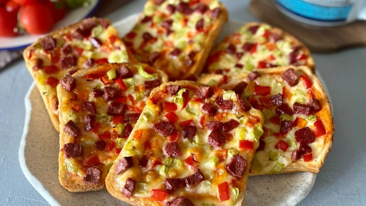 Bayat ekmekler nasıl değerlendirilir? İşte bayat ekmeklerden pizza yapımı!