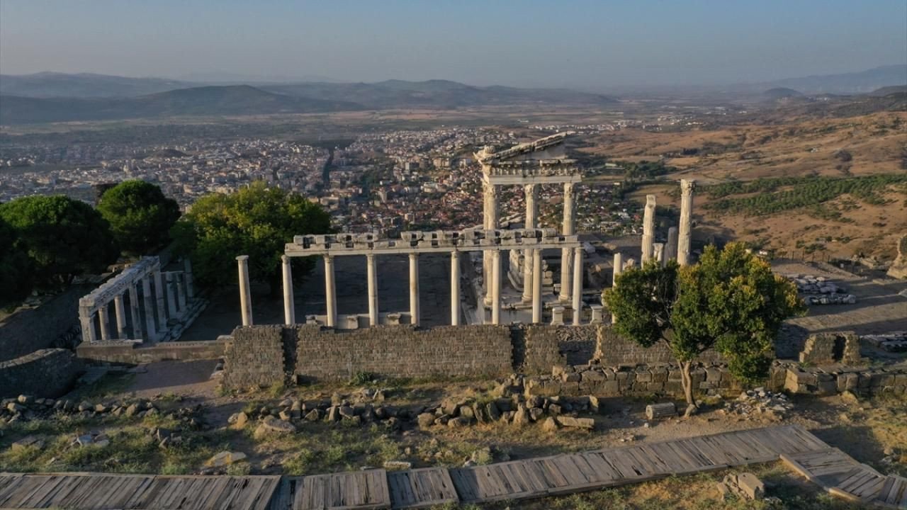 İzmir'in saklı güzellikleri: Antik kentler! Kazılarla ortaya ...