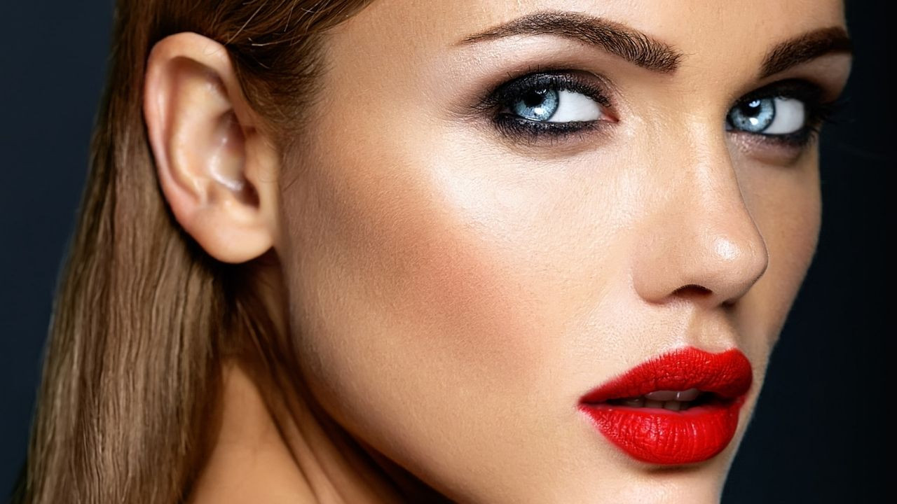 Mısırlı kadınlar ilk ruju nasıl yaptı? İşte ilk rujun tarihi...